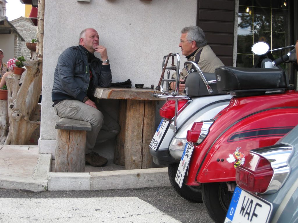 Vespa Club Lippstadt zu Besuch in Dortmund | MENGEDE: InTakt!