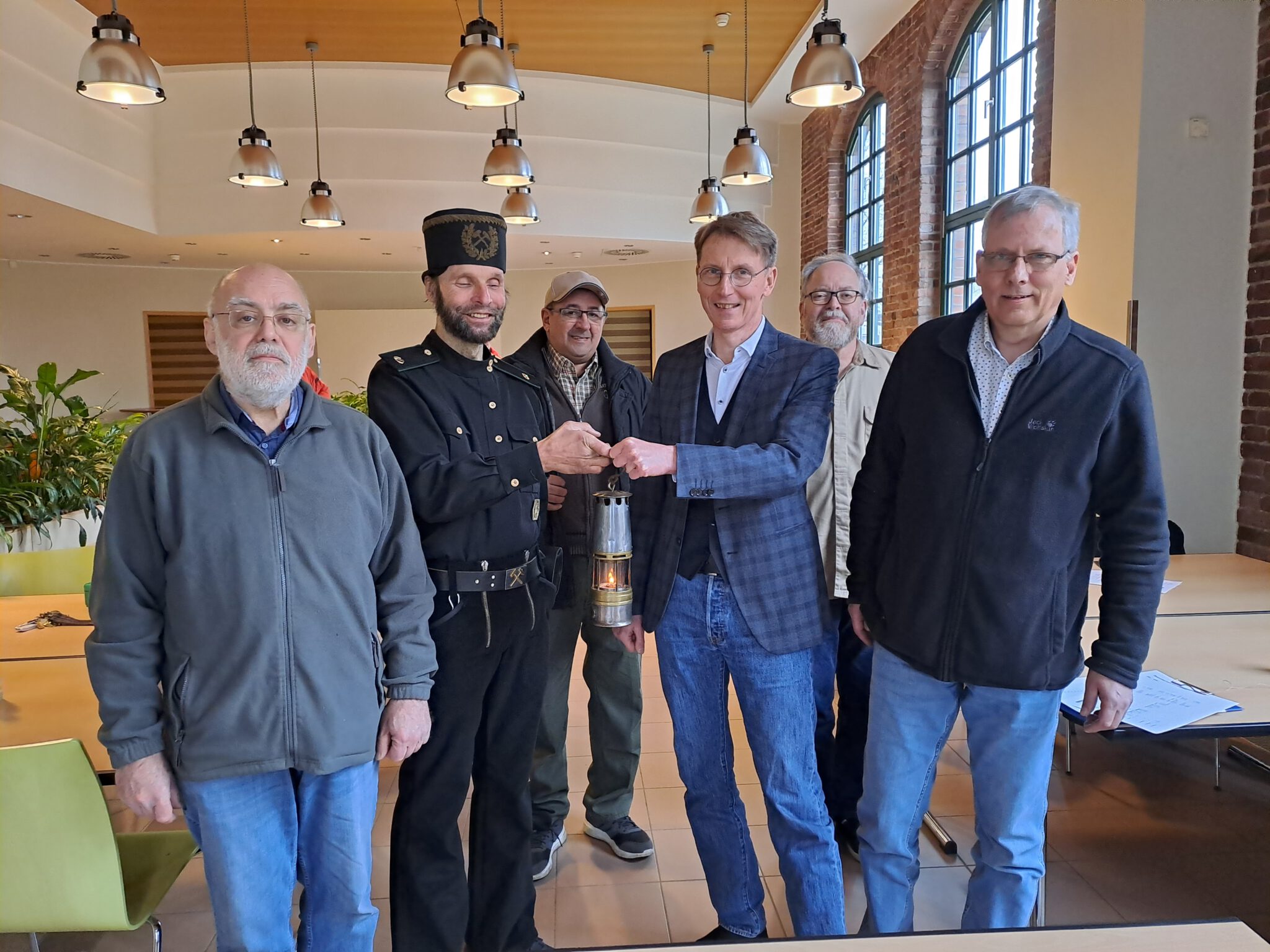 „Schichtwechsel“ in der Kleinzeche Max Rehfeld | MENGEDE: InTakt!